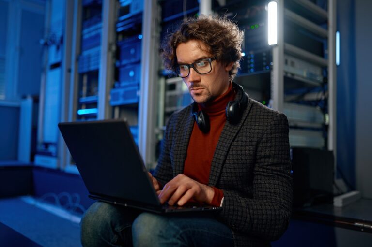 Senior Network Engineer Resume: Expert Tips and Example